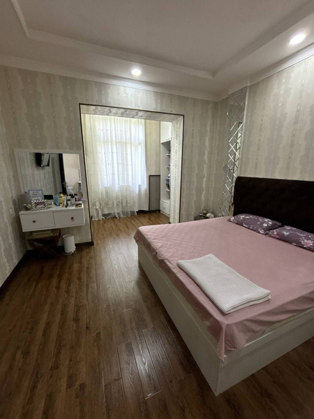 Ш.Руставелли Высокопотолочка  2в3/4/4 хороший ремонт  пл 72м2