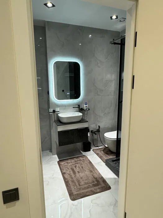 Продам квартиру с Евро ремонтом в новостройке ( К134 )