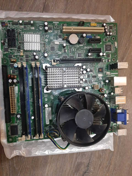 Intel Core2Duo E8500(2 ядра по 3.16ГГц).материнская плата,ОЗУ 4гб