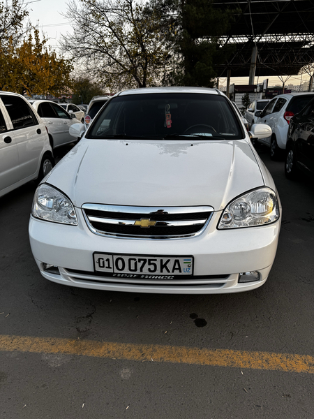 Chevrolet Lasetti 1.8 2011 yil probeg 320,000 ozimni moshinam benzinda