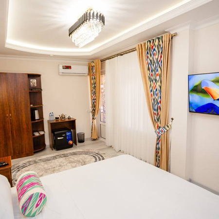 Hotel Mahala,Samarqand registon orqasiga.