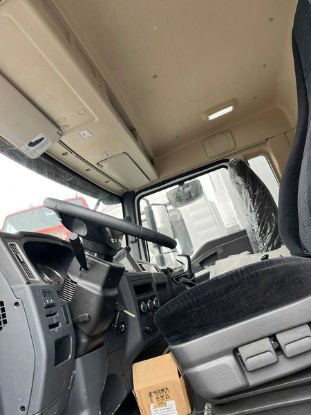 Shacman L3000 АВТОФУРГОН ШТОРКА 9 метр