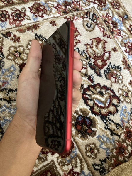 Iphone 11 srochna sotiladi