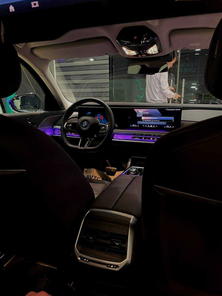 BMW i7 qora sotuvga tayor