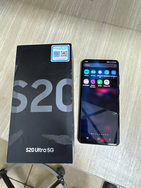 Samsung S 20 ultra 5G.   Vetnam 2 sim 5 ta esim kartalik sotiladi.