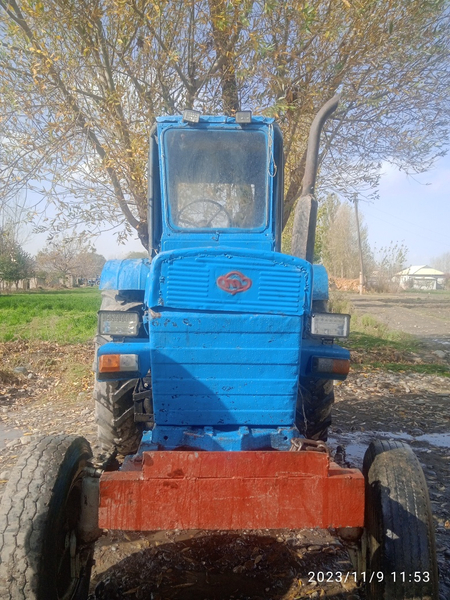 Traktor 28 sotilad