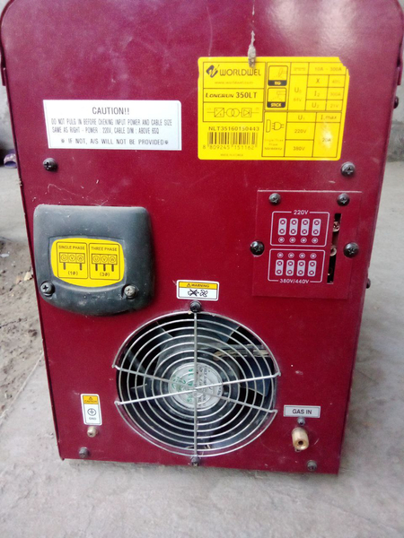 Xolati yaxshi ham argon ham elektrod bn svarka qiladi 220 voltda ishla