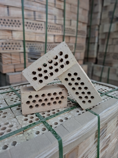 Pishkan termo g\\\'ishtlar M150 dostafka va afto kran xizmatilari.
