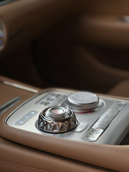 Hyundai Genesis G 90