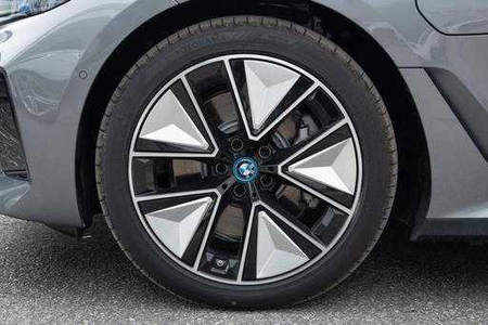 BMW i3 2023 yil 35 l