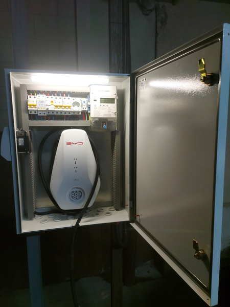 Elektromobillar uchun zaryadlash stansiyasi o'rnatish xizmati