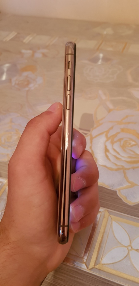 Iphone Xs gold rangli
