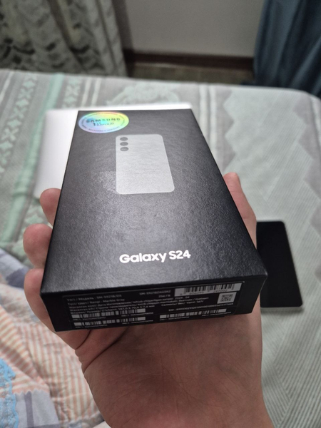 Продам Samsung Galaxy S24