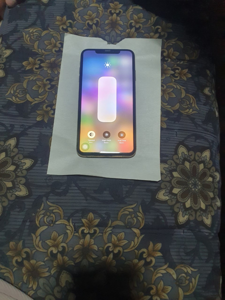 Iphone xsmax hamma joyi radnoy hech qayeri alishmagan