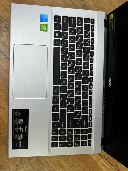 Ноутбук Acer / новый / идеальное состояние
