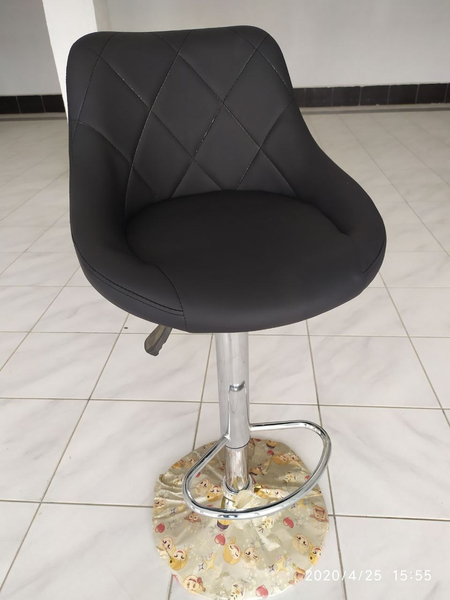 Barnoy va salon stullar