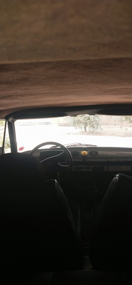 Vaz 2102 sotiladi