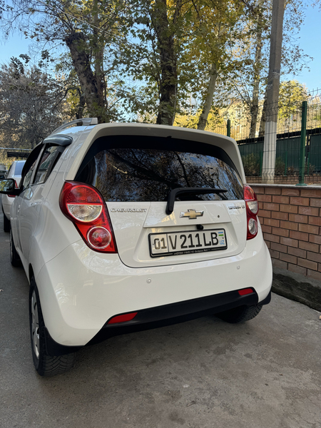 Chevrolet spark sotiladi