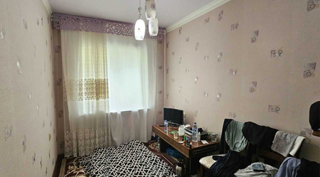 Продаётся квартиры 5/4/5 на  Юнусабадском районе 19-й кв (J2346)