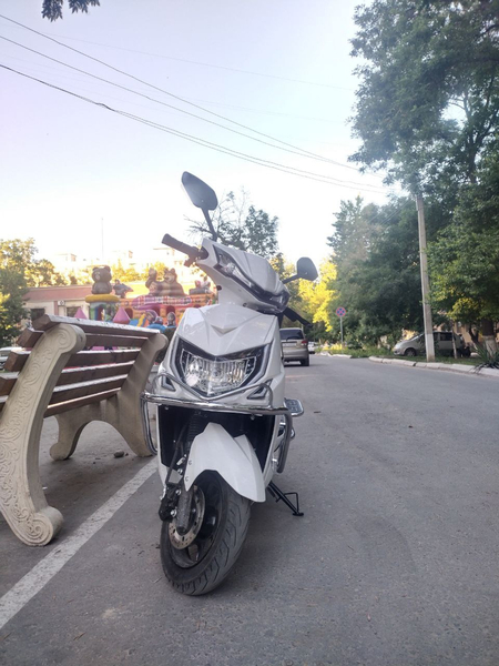 Электроскутер 6 аккумуляторов. Elektroskuter 6 akumulatorli engide