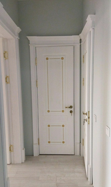 Ustanofka dveri klassik hitec