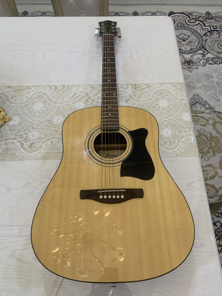 Ibanez gitara sotiladi