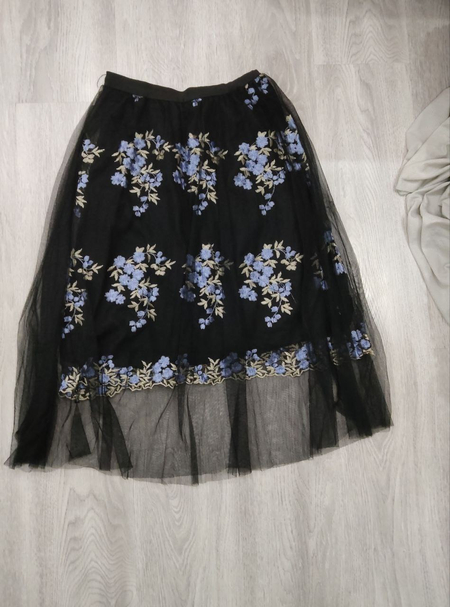 Продам одежду, размер XL (летние юбки и кофточки),  1 вещь- 40.000