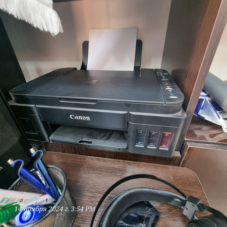 Ofis jixozlari va rangli printer. Xammasi yaxshi xolatda.