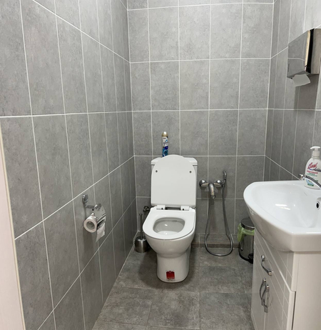 Продаётся офис. Паркентский рынок