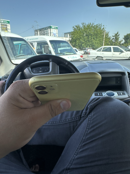 Продам iphone 11 64gb срочно
