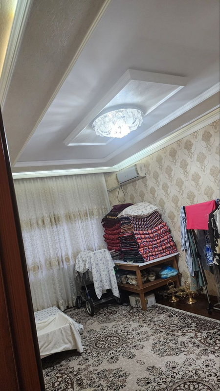 Уй сотилади 4/3/4  Медгородок