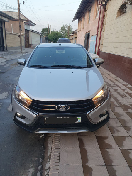 Продается Lada Vesta .Машина в хорошем состоянии.