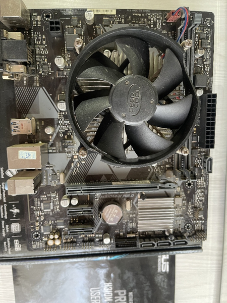 Продаётся своя материнская плата ASUS H310M K R2 . 0 i3-9100f   1151