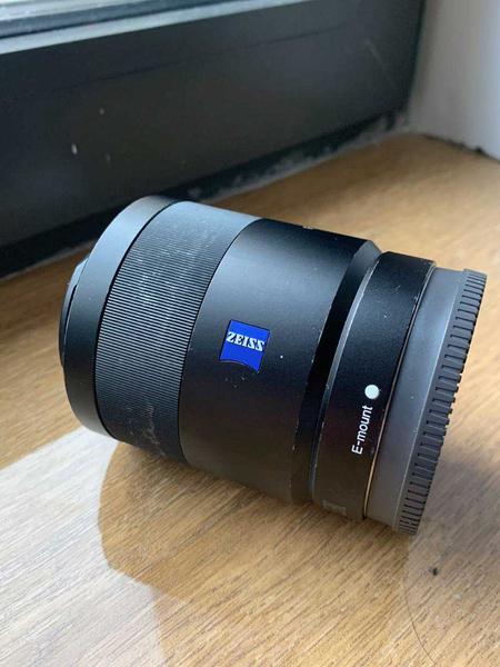 Объектив Sony Carl Zeiss Sonnar T* 55mm f/1.8 ZA