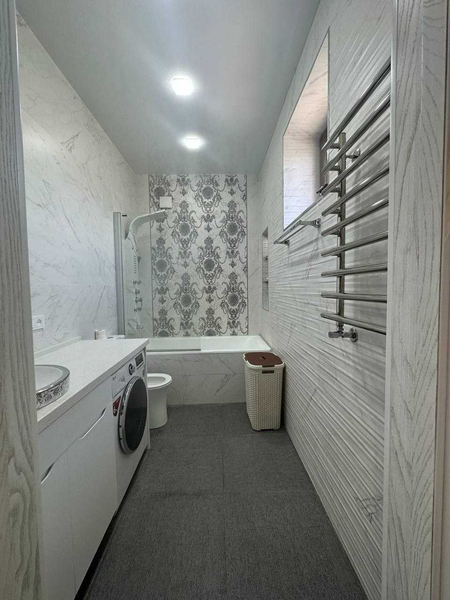 Первушка ул.Эльбек банковский дом 4-комн 2/5 200 м² 3 с/у ремонт