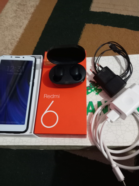 Телефон редми 6. ц400000сум