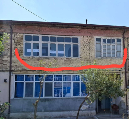 Когон шахрида 3 хоналик квартира сотилади.