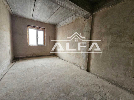1 xonali 50m² 4-qavat sotiladi.