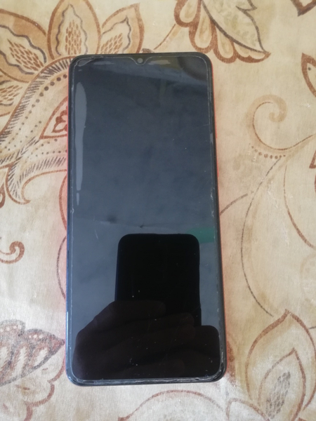 Samsung galaxy A02 32gb xotira