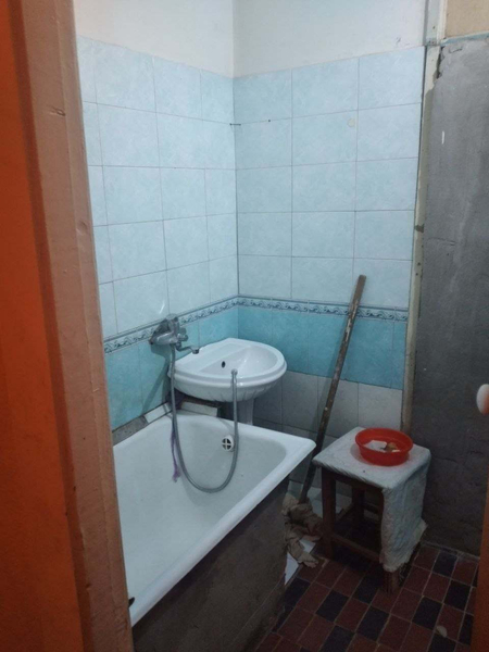 Юнусабад 11 кв   2/4/4. 300 у.е.