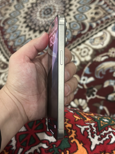 Ayfon 15 pro max 256 gb