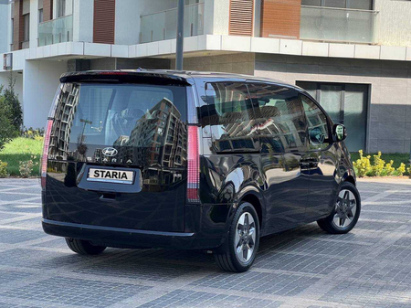 Новая Hyundai Staria 2022
