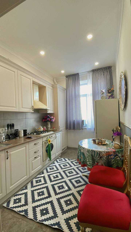 А305 Сдаётся в аренду 2ком квартира Яккасарайский район,  Golden House