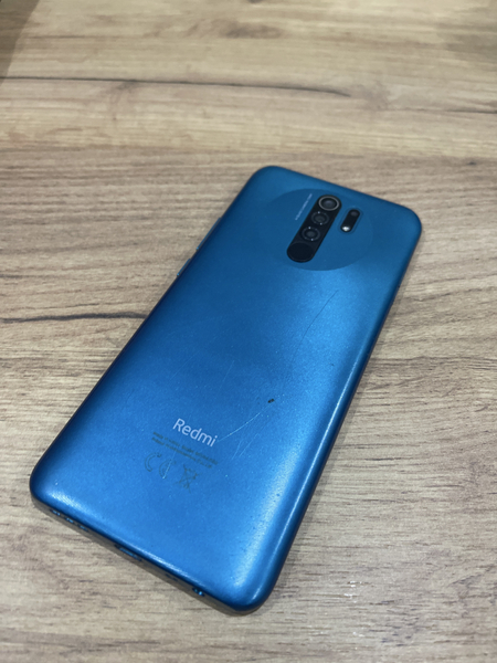 Redmi 9 yaxshi sostonyanyada yengi bolib turipti karobkasi yoq 64гб