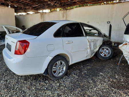 Avarinniy lacetti sotiladi