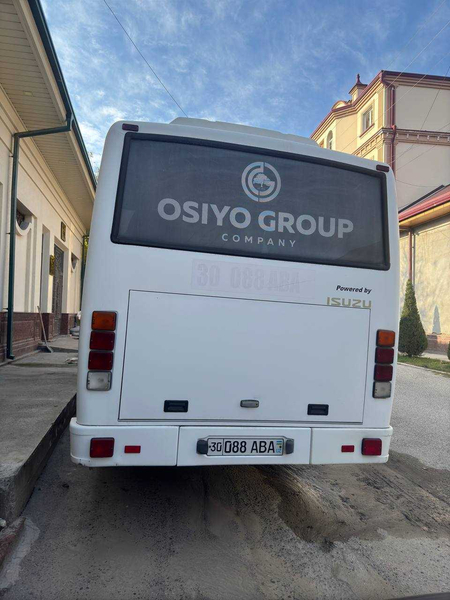 Продается Автобус Isuzu NP 26