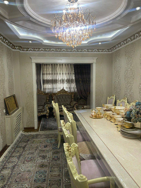 Олмазор тумани, Себзор 4/1/4, 100 м2 квартира шошилинч сотилади