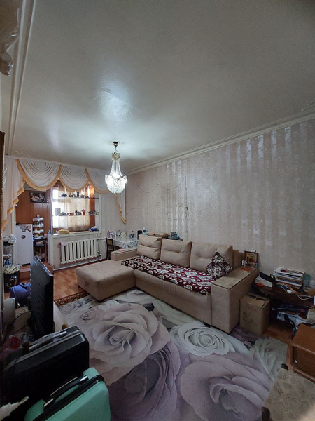 Продается квартира  массив феруза 1*2/4/4