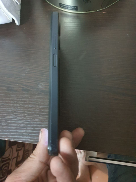 Realme C33 64gb .