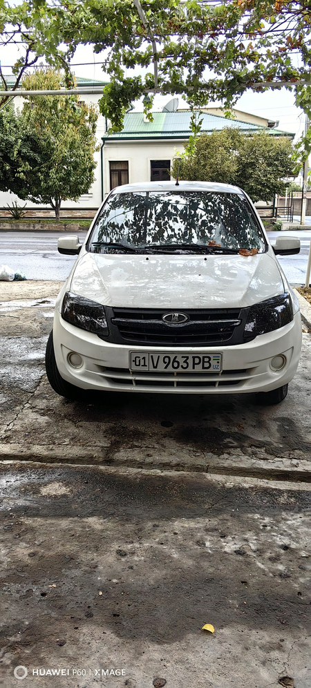 Lada granta 1.6 srochni sotiladi